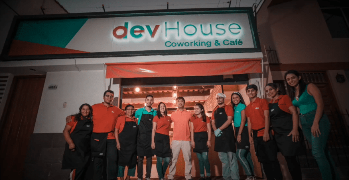 DevHouse: Impulsando la Innovación y Celebrando la Diversidad - FerVilela Digital Consulting